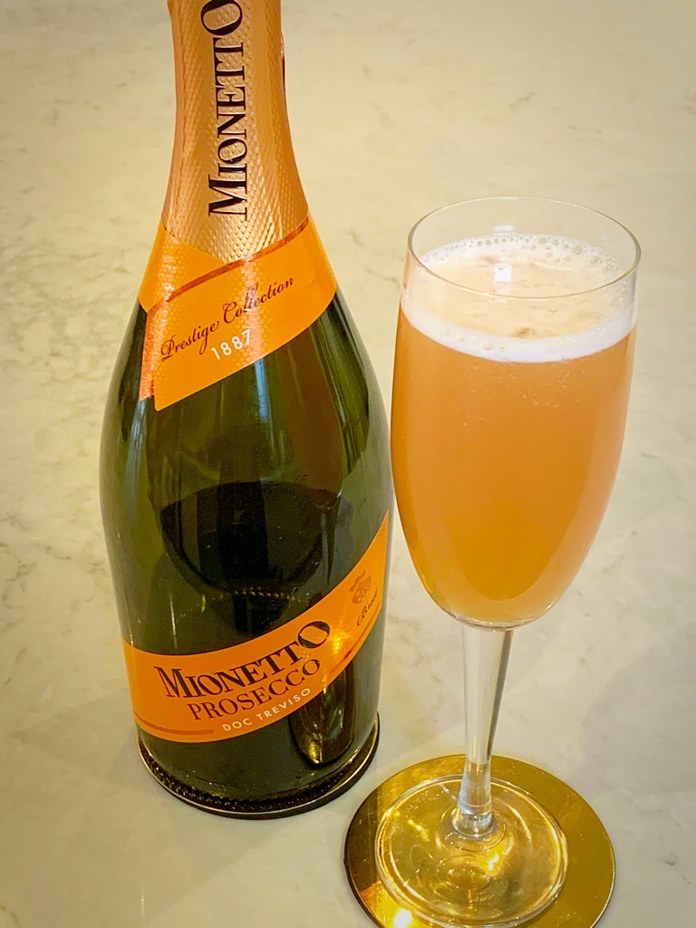 Mon cocktail pour bien commencer l’année … le 2020 avec le Prosecco ...